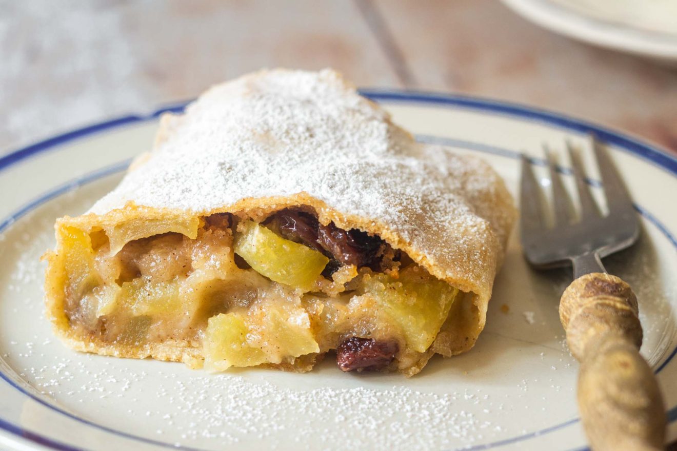 Apple Strudel ('Apfelstrudel') - My German Table