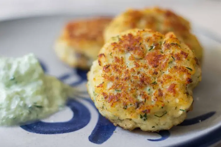 Fish Cakes with Cucumber Yogurt ('Fischküchle mit Gurkenjoghurt') - My ...